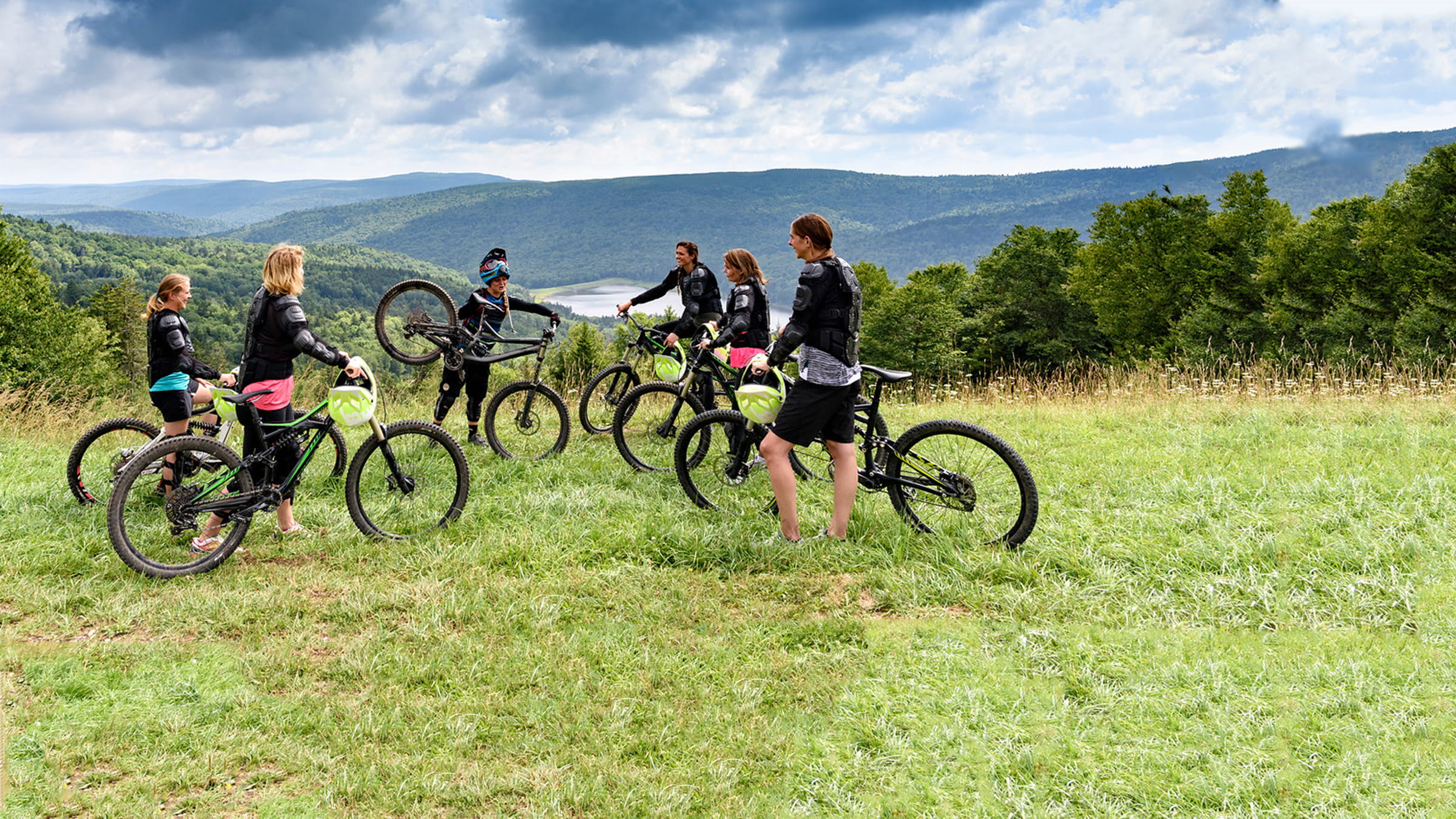 Hiking, Biking & Lake Activities | Snowshoe Mountain Resort