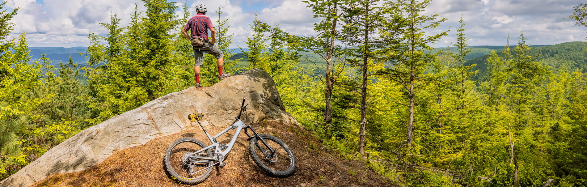 Hiking, Biking & Lake Activities | Snowshoe Mountain Resort
